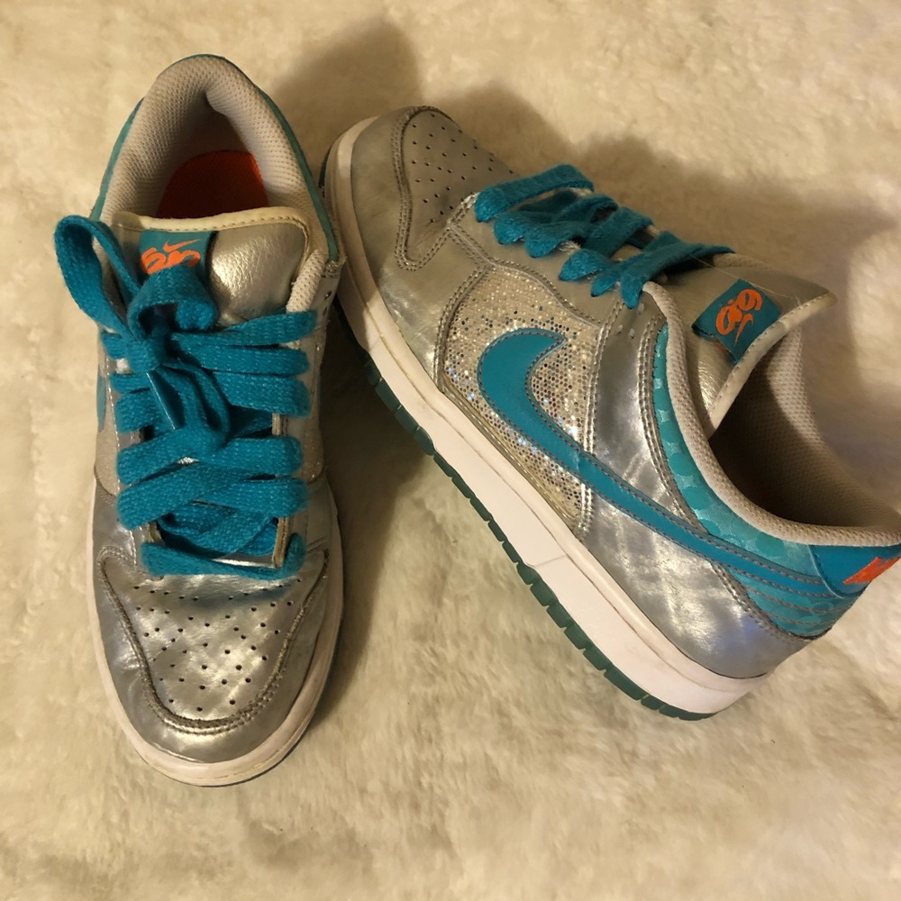 Nike Women Shoes Sz 7.5 - Gem